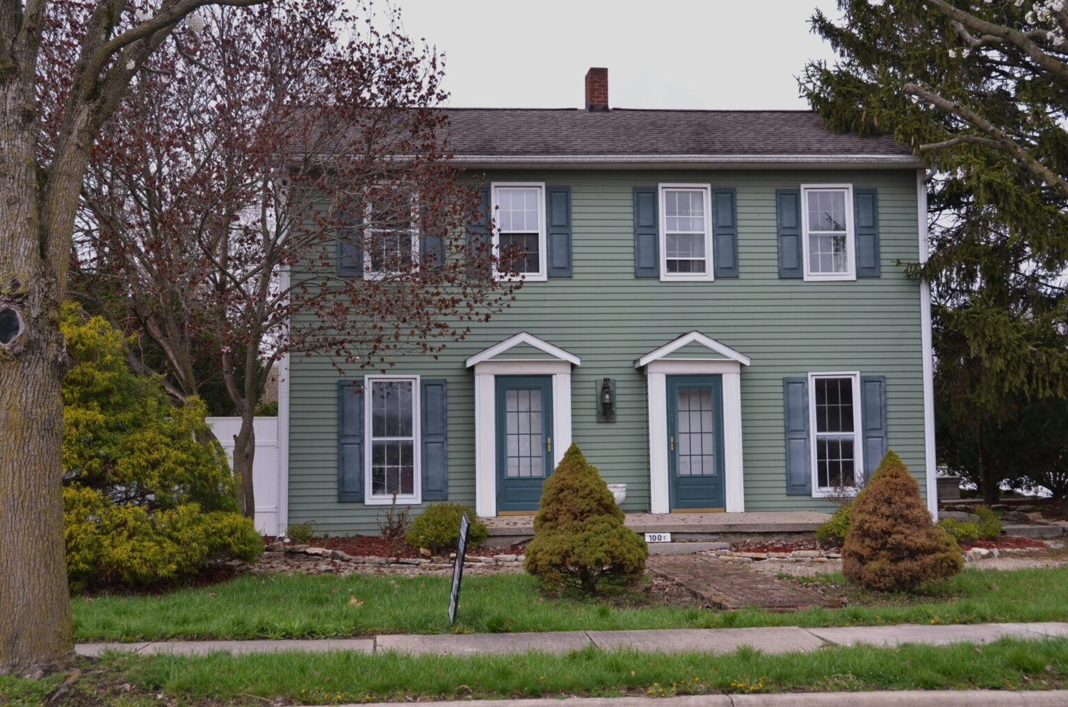 Different Types of Houses (& Complementary Landscaping Ideas)